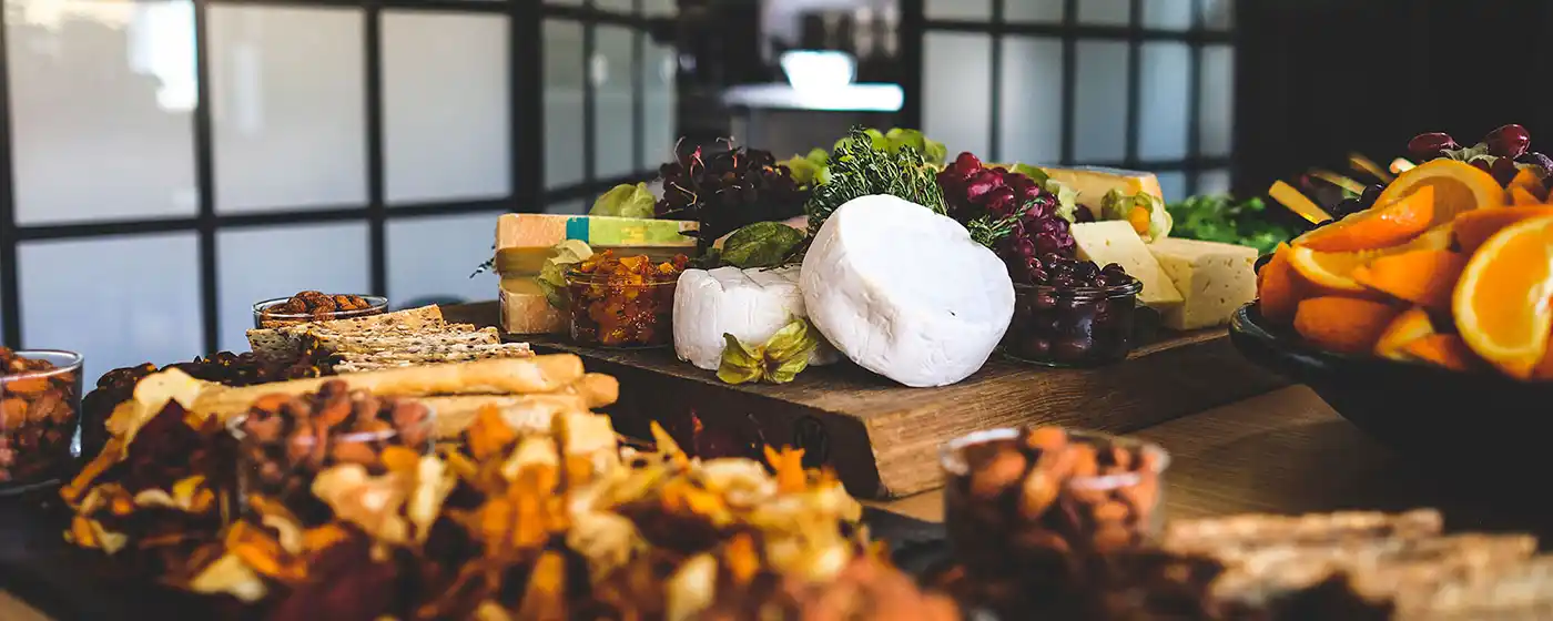 Bestil charcuteri & oste tapas 🧀 | Tapas ud af huset | gastro13